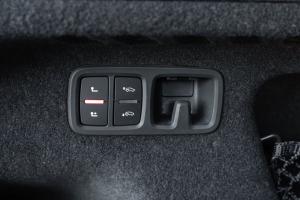 Melns Audi Q8 2025 Mārupe, ar dzinēja tilpumu 3.00 L un nobraukumu 48 tūkst. km par 69900 €, foto 40 vietnē AUTOMOTO.COM.LV