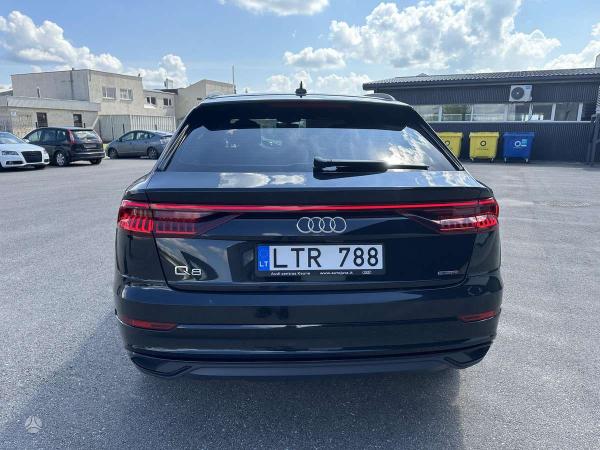Black Audi Q8 2021 in Kaunas, with an engine capacity of 2.97 L and mileage of 116 thousand km for 49900 €, photo 4 on AUTOMOTO.COM.LV