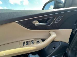 Melns Audi Q8 2021 Kauņa, ar dzinēja tilpumu 2.97 L un nobraukumu 116 tūkst. km par 49900 €, foto 9 vietnē AUTOMOTO.COM.LV