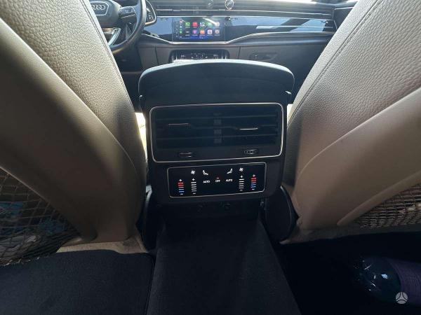 Black Audi Q8 2021 in Kaunas, with an engine capacity of 2.97 L and mileage of 116 thousand km for 49900 €, photo 9 on AUTOMOTO.COM.LV