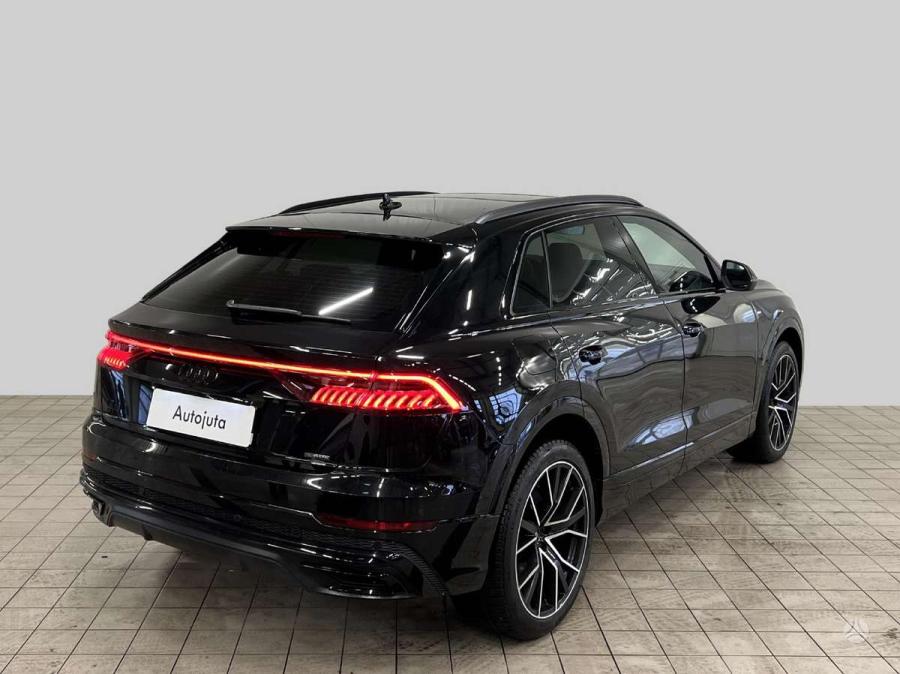 Black Audi Q8 2023 in Kaunas, with an engine capacity of 3.00 L and mileage of 51 thousand km for 67800 €, photo 4 on AUTOMOTO.COM.LV