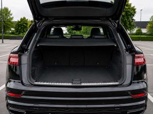 Black Audi Q8 2025 in Vilnius, with an engine capacity of 3.00 L and mileage of 13 thousand km for 98990 €, photo 8 on AUTOMOTO.COM.LV