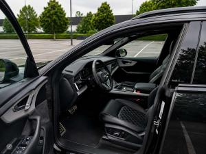 Black Audi Q8 2025 in Vilnius, with an engine capacity of 3.00 L and mileage of 13 thousand km for 98990 €, photo 9 on AUTOMOTO.COM.LV