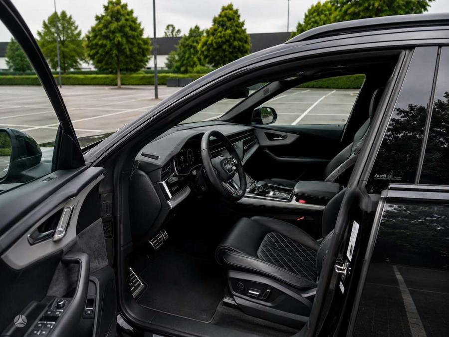 Black Audi Q8 2025 in Vilnius, with an engine capacity of 3.00 L and mileage of 13 thousand km for 98990 €, photo 9 on AUTOMOTO.COM.LV