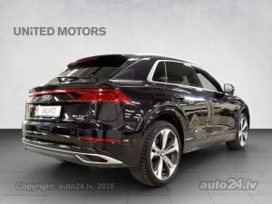 Melns Audi Q8 2019 Tallina, ar dzinēja tilpumu 3.00 L un nobraukumu 131 tūkst. km par 44990 €, foto 2 vietnē AUTOMOTO.COM.LV
