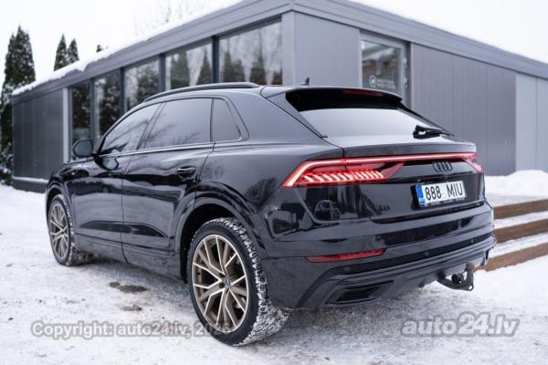 Black Audi Q8 2021 in Tallinn, with an engine capacity of 3.00 L and mileage of 72 thousand km for 56900 €, photo 2 on AUTOMOTO.COM.LV