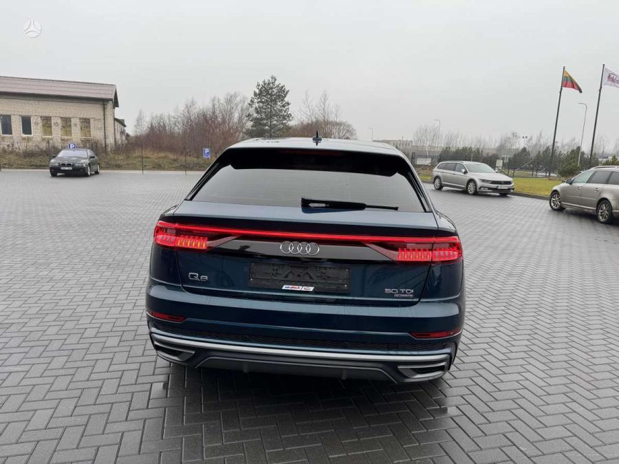 Zils Audi Q8 2019 Telšiai, ar dzinēja tilpumu 2.97 L un nobraukumu 227 tūkst. km par 35999 €, foto 6 vietnē AUTOMOTO.COM.LV