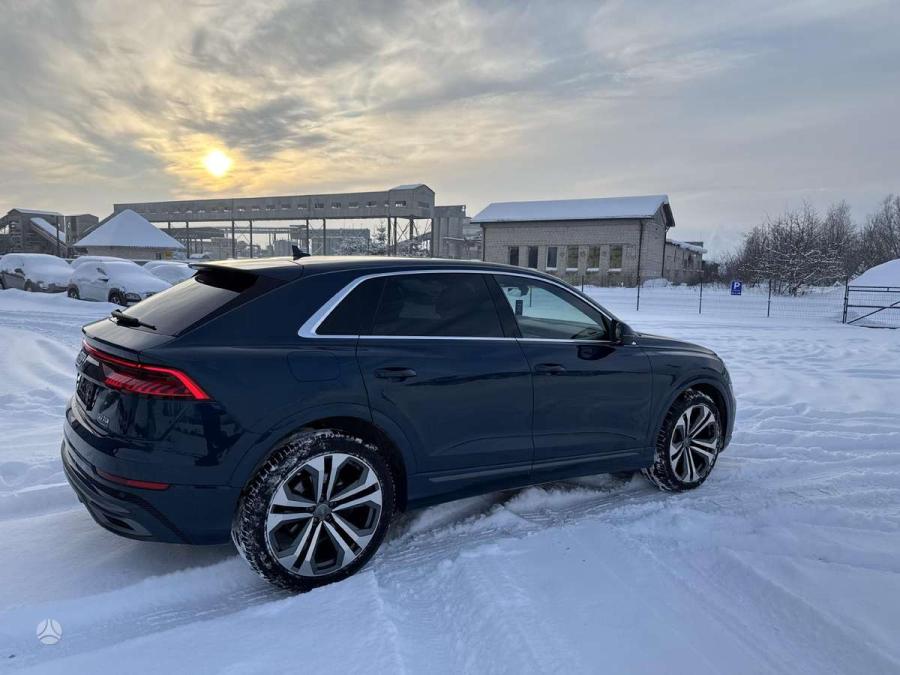 Blue Audi Q8 2019 in Telschi, with an engine capacity of 2.97 L and mileage of 228 thousand km for 35999 €, photo 7 on AUTOMOTO.COM.LV