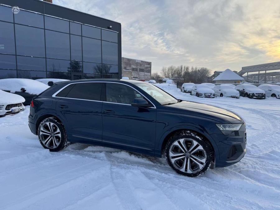 Blue Audi Q8 2019 in Telschi, with an engine capacity of 2.97 L and mileage of 228 thousand km for 35999 €, photo 8 on AUTOMOTO.COM.LV