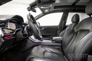 Blue Audi Q8 2019 in Riga, with an engine capacity of 3.00 L and mileage of 84 thousand km for 46500 €, photo 6 on AUTOMOTO.COM.LV