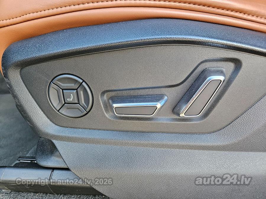Blue Audi Q8 2019 in Tartu, with an engine capacity of 3.00 L and mileage of 111 thousand km for 44900 €, photo 8 on AUTOMOTO.COM.LV