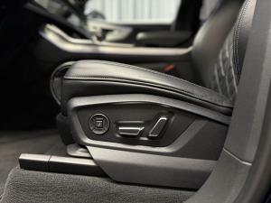 Blue Audi Q8 2022 in Riga, with an engine capacity of 3.00 L and mileage of 107 thousand km for 58900 €, photo 9 on AUTOMOTO.COM.LV