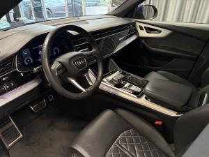 Blue Audi Q8 2022 in Riga, with an engine capacity of 3.00 L and mileage of 107 thousand km for 58900 €, photo 10 on AUTOMOTO.COM.LV