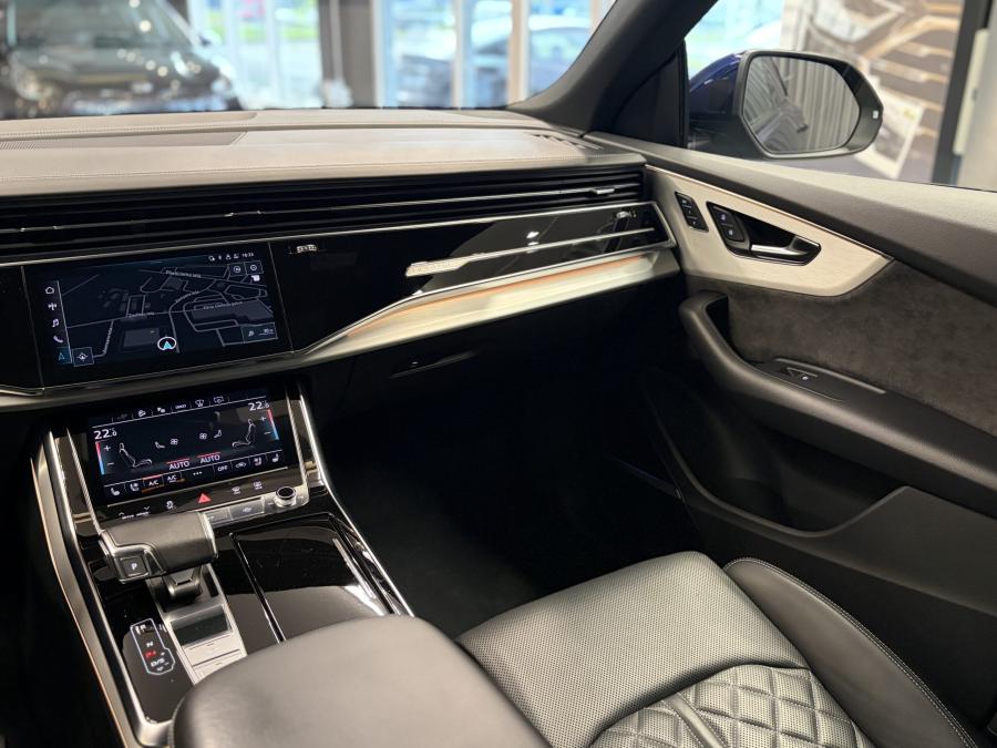 Blue Audi Q8 2022 in Riga, with an engine capacity of 3.00 L and mileage of 107 thousand km for 58900 €, photo 16 on AUTOMOTO.COM.LV