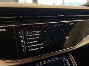 Blue Audi Q8 2022 in Riga, with an engine capacity of 3.00 L and mileage of 107 thousand km for 58900 €, photo 21 on AUTOMOTO.COM.LV