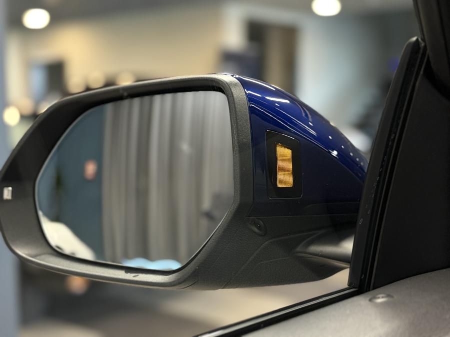 Blue Audi Q8 2022 in Riga, with an engine capacity of 3.00 L and mileage of 107 thousand km for 58900 €, photo 25 on AUTOMOTO.COM.LV
