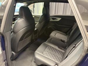 Blue Audi Q8 2022 in Riga, with an engine capacity of 3.00 L and mileage of 107 thousand km for 58900 €, photo 28 on AUTOMOTO.COM.LV