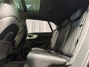 Blue Audi Q8 2022 in Riga, with an engine capacity of 3.00 L and mileage of 107 thousand km for 58900 €, photo 29 on AUTOMOTO.COM.LV