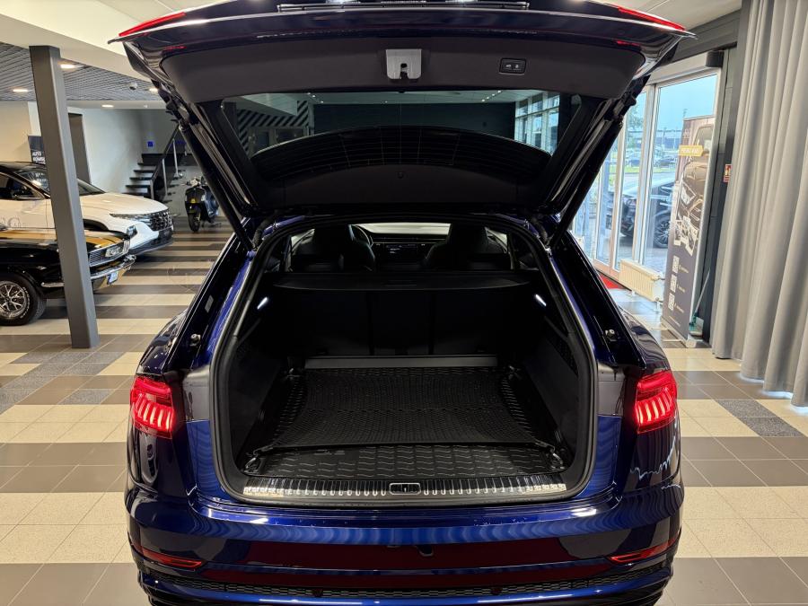 Blue Audi Q8 2022 in Riga, with an engine capacity of 3.00 L and mileage of 107 thousand km for 58900 €, photo 33 on AUTOMOTO.COM.LV