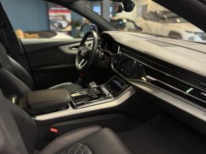 Blue Audi Q8 2022 in Riga, with an engine capacity of 3.00 L and mileage of 107 thousand km for 58900 €, photo 39 on AUTOMOTO.COM.LV