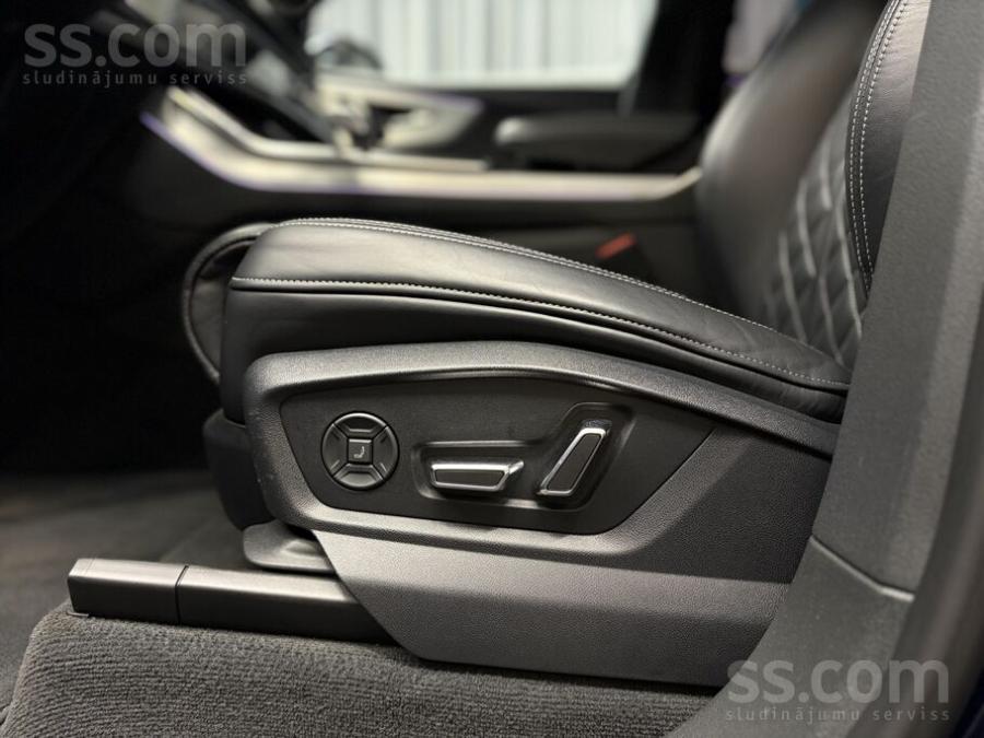 Blue Audi Q8 2022 in Riga, with an engine capacity of 3.00 L and mileage of 107 thousand km for 58900 €, photo 10 on AUTOMOTO.COM.LV