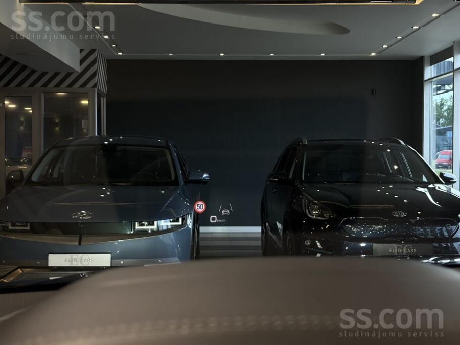 Blue Audi Q8 2022 in Riga, with an engine capacity of 3.00 L and mileage of 107 thousand km for 58900 €, photo 25 on AUTOMOTO.COM.LV