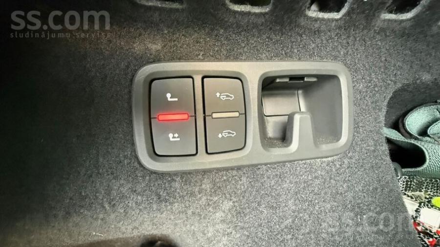 Zils Audi Q8 2024 Rīga, ar dzinēja tilpumu 3.00 L un nobraukumu 31 tūkst. km par 72100 €, foto 19 vietnē AUTOMOTO.COM.LV