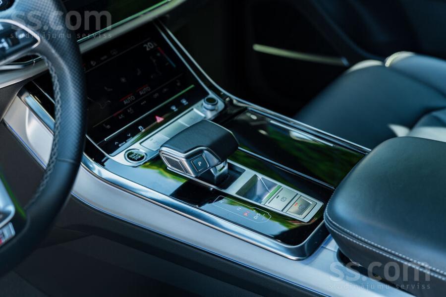 Zils Audi Q8 2024 Rīga, ar dzinēja tilpumu 3.00 L un nobraukumu 48 tūkst. km par 69900 €, foto 17 vietnē AUTOMOTO.COM.LV