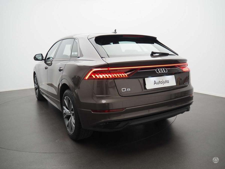 Brown Audi Q8 2019 in Vilnius, with an engine capacity of 2.97 L and mileage of 158 thousand km for 42900 €, photo 7 on AUTOMOTO.COM.LV