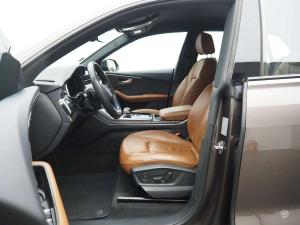 Brown Audi Q8 2019 in Vilnius, with an engine capacity of 2.97 L and mileage of 158 thousand km for 42900 €, photo 9 on AUTOMOTO.COM.LV