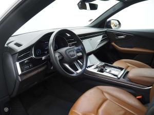 Brown Audi Q8 2019 in Vilnius, with an engine capacity of 2.97 L and mileage of 158 thousand km for 42900 €, photo 10 on AUTOMOTO.COM.LV