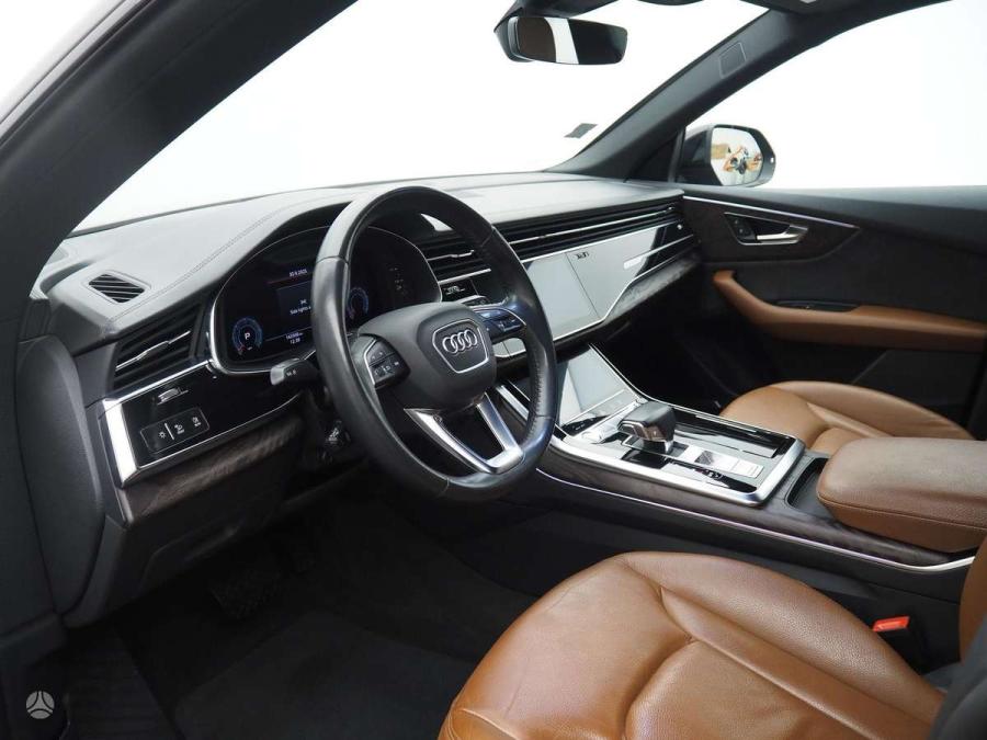 Brown Audi Q8 2019 in Vilnius, with an engine capacity of 2.97 L and mileage of 158 thousand km for 42900 €, photo 10 on AUTOMOTO.COM.LV