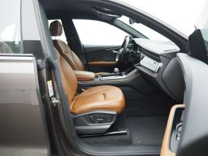 Brown Audi Q8 2019 in Vilnius, with an engine capacity of 2.97 L and mileage of 158 thousand km for 42900 €, photo 12 on AUTOMOTO.COM.LV