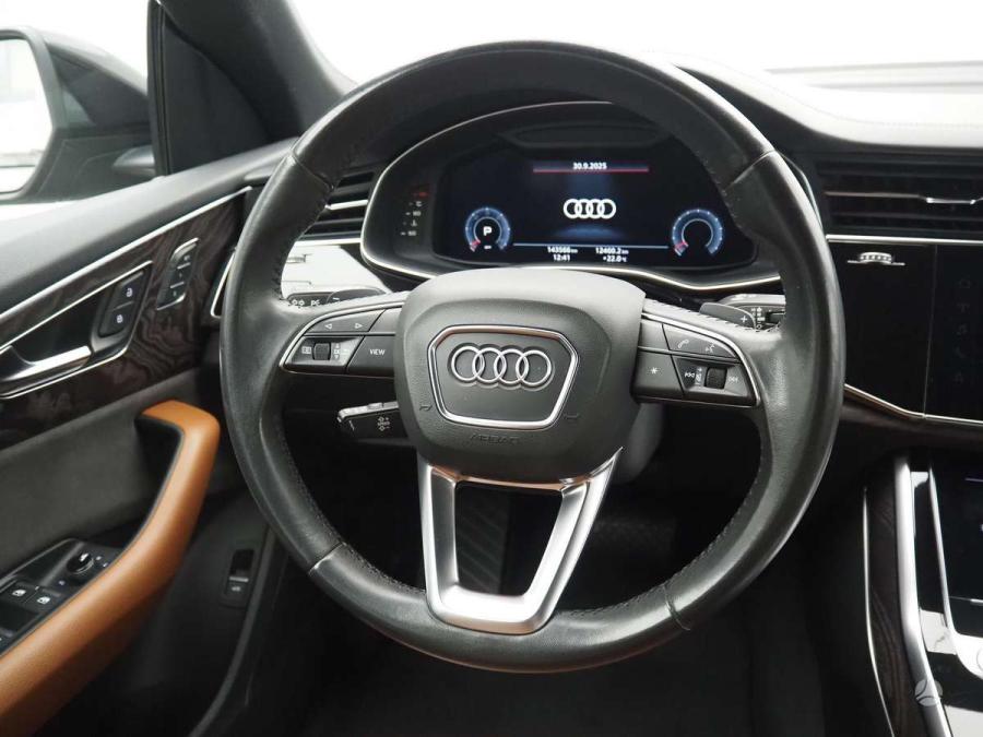 Brown Audi Q8 2019 in Vilnius, with an engine capacity of 2.97 L and mileage of 158 thousand km for 42900 €, photo 21 on AUTOMOTO.COM.LV