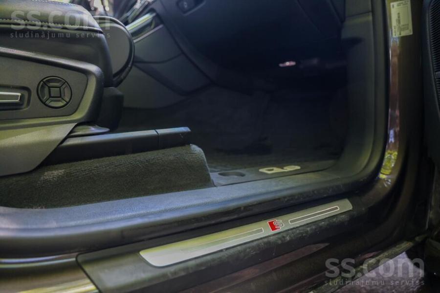 Brown Audi Q8 2019 in Riga, with an engine capacity of 3.00 L and mileage of 125 thousand km for 42000 €, photo 7 on AUTOMOTO.COM.LV