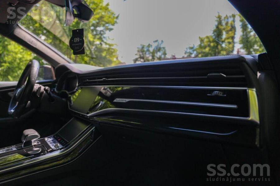 Brown Audi Q8 2019 in Riga, with an engine capacity of 3.00 L and mileage of 125 thousand km for 42000 €, photo 8 on AUTOMOTO.COM.LV