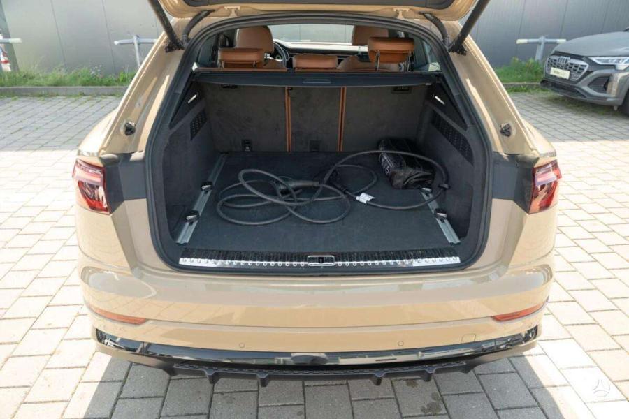 Brown Audi Q8 2025 in Vilnius, with an engine capacity of 3.00 L and mileage of 28 thousand km for 78400 €, photo 25 on AUTOMOTO.COM.LV