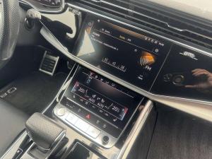 Audi Q8 2018 Kauņa, ar dzinēja tilpumu 3.00 L un nobraukumu 221 tūkst. km par 34800 €, foto 21 vietnē AUTOMOTO.COM.LV