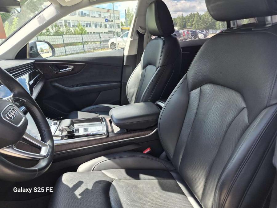 Audi Q8 2019 in Taurage, with an engine capacity of 2.97 L and mileage of 220 thousand km for 39000 €, photo 12 on AUTOMOTO.COM.LV