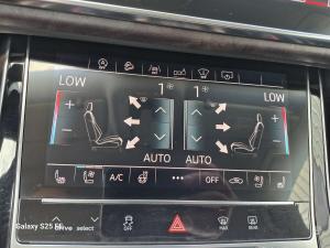 Audi Q8 2019 in Taurage, with an engine capacity of 2.97 L and mileage of 220 thousand km for 39000 €, photo 28 on AUTOMOTO.COM.LV