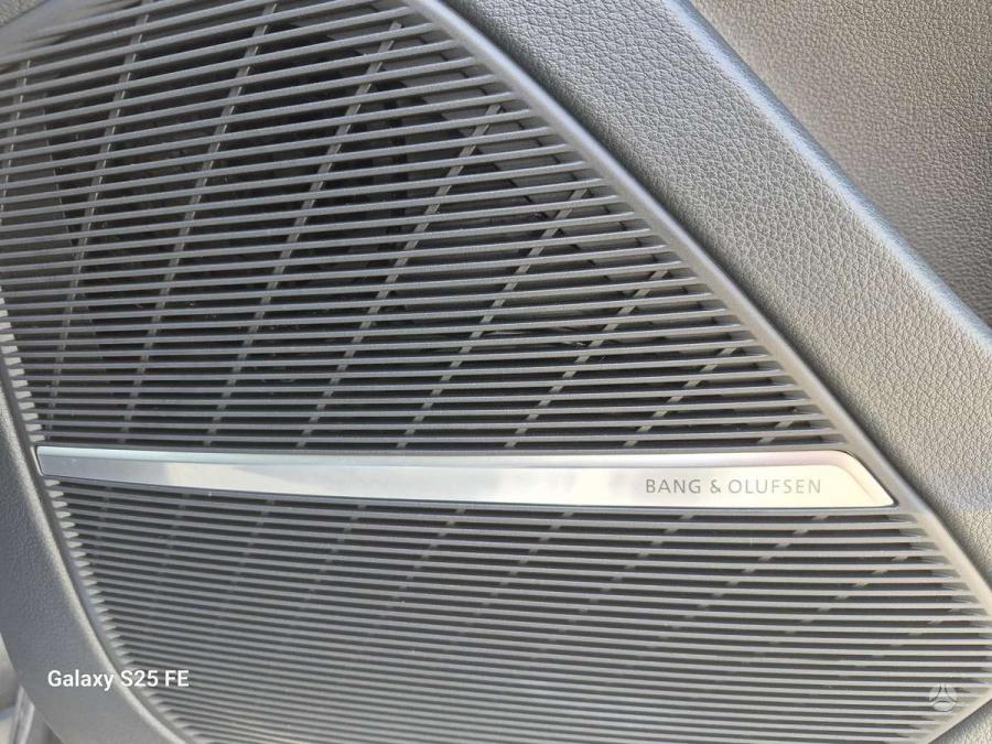 Audi Q8 2019 in Taurage, with an engine capacity of 2.97 L and mileage of 220 thousand km for 39000 €, photo 32 on AUTOMOTO.COM.LV