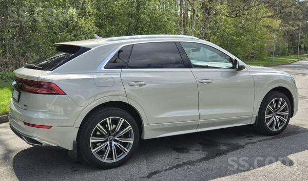 Audi Q8 2021 in Riga, with an engine capacity of 3.00 L and mileage of 185 thousand km for 49500 €, photo 2 on AUTOMOTO.COM.LV