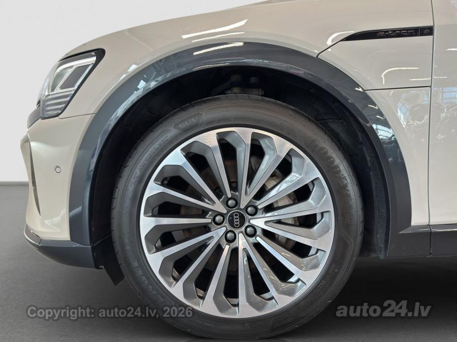 Бежевый Ауди Q8 e-tron 2023 в Таллин, объемом двигателя 0.00 л и пробегом 45 тыс. км за 54900 €, фото 11 на AUTOMOTO.COM.LV