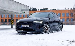 Черный Ауди Q8 e-tron 2023 в Вильнюс, объемом двигателя 0.00 л и пробегом 67 тыс. км за 53700 €, фото  на AUTOMOTO.COM.LV