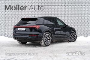 Melns Audi Q8 e-tron 2023 Rīga, ar dzinēja tilpumu 0.00 L un nobraukumu 43 tūkst. km par 59335 €, foto 5 vietnē AUTOMOTO.COM.LV