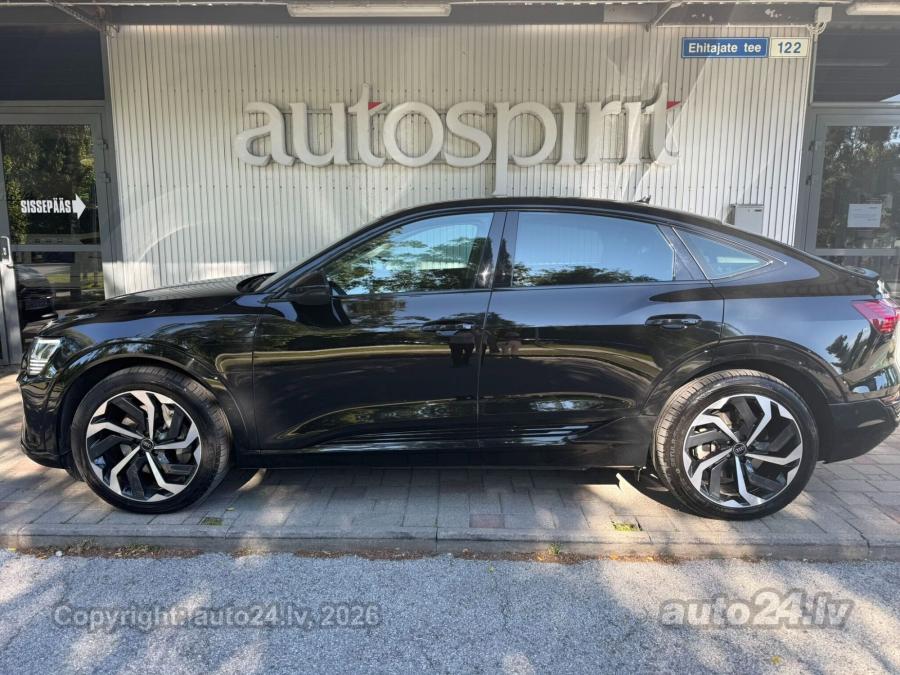 Melns Audi Q8 e-tron 2024 Tallina, ar dzinēja tilpumu 0.00 L un nobraukumu 57 tūkst. km par 54990 €, foto 3 vietnē AUTOMOTO.COM.LV