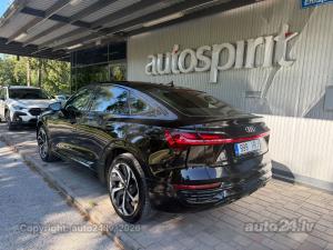 Melns Audi Q8 e-tron 2024 Tallina, ar dzinēja tilpumu 0.00 L un nobraukumu 57 tūkst. km par 54990 €, foto 4 vietnē AUTOMOTO.COM.LV