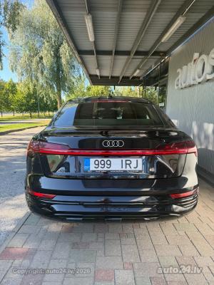 Melns Audi Q8 e-tron 2024 Tallina, ar dzinēja tilpumu 0.00 L un nobraukumu 57 tūkst. km par 54990 €, foto 6 vietnē AUTOMOTO.COM.LV