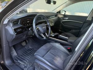 Melns Audi Q8 e-tron 2024 Tallina, ar dzinēja tilpumu 0.00 L un nobraukumu 57 tūkst. km par 54990 €, foto 9 vietnē AUTOMOTO.COM.LV