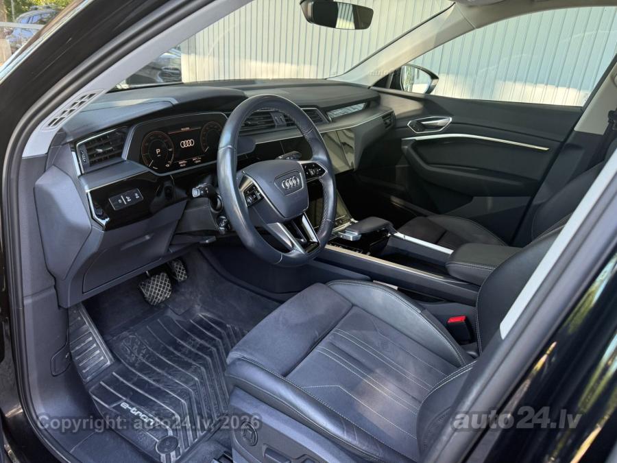 Melns Audi Q8 e-tron 2024 Tallina, ar dzinēja tilpumu 0.00 L un nobraukumu 57 tūkst. km par 54990 €, foto 9 vietnē AUTOMOTO.COM.LV
